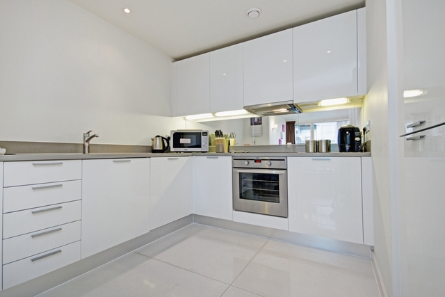 Station Approach Hayes 2 bedroom Apartment to rent UB3