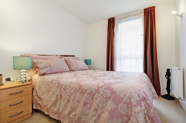 Station Approach Hayes 2 bedroom Apartment to rent UB3