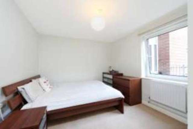1 Bedroom Flat For Sale on London Clapham Junction, SW11 2QX