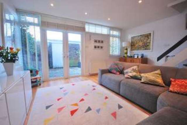 3 Bedroom Terraced For Sale on 25 Delawyk Crescent Herne Hill, SE24 9JB