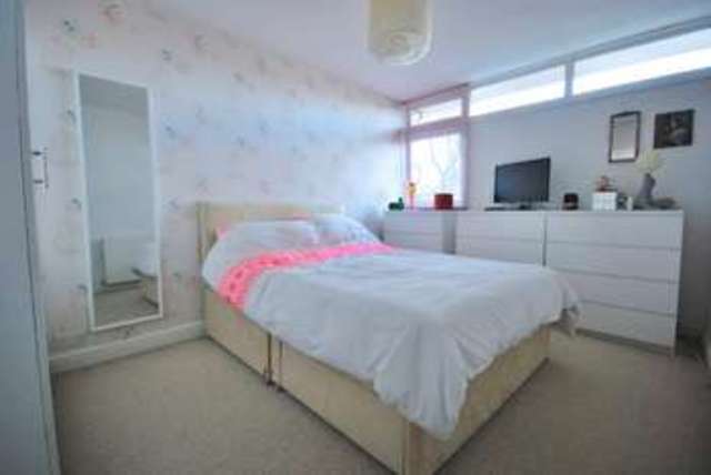3 Bedroom Terraced For Sale on 25 Delawyk Crescent Herne Hill, SE24 9JB