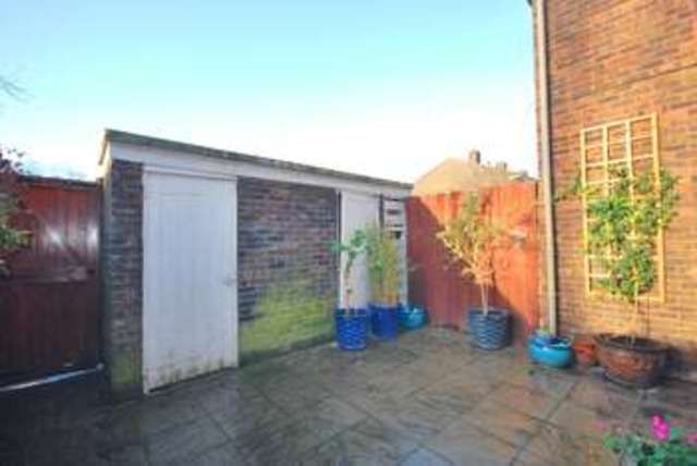 3 Bedroom Terraced For Sale on 25 Delawyk Crescent Herne Hill, SE24 9JB