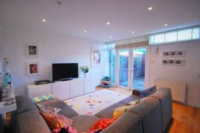 3 Bedroom Terraced For Sale on 25 Delawyk Crescent Herne Hill, SE24 9JB