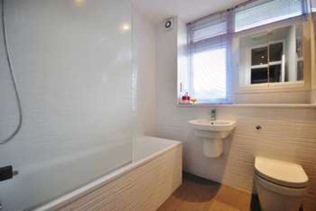 3 Bedroom Terraced For Sale on 25 Delawyk Crescent Herne Hill, SE24 9JB
