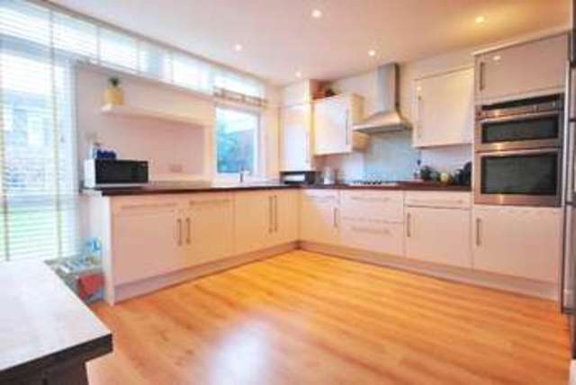 3 Bedroom Terraced For Sale on 25 Delawyk Crescent Herne Hill, SE24 9JB
