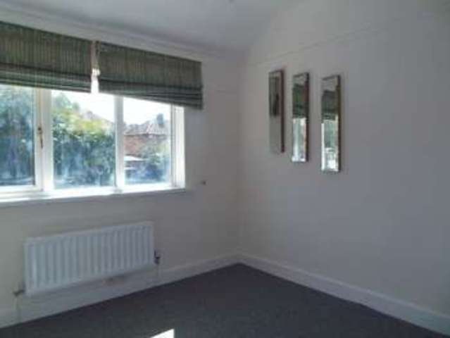 Groveley Lane Birmingham 2 Bedroom Semi Detached To Rent B31