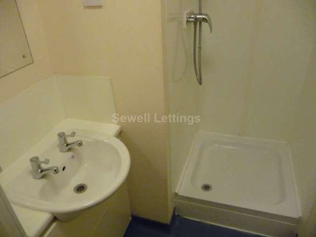 Kings Road Reading 1 bedroom House Share to rent RG1