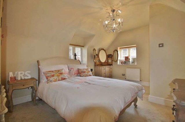 Main Road Bampton 3 bedroom Cottage for sale OX18