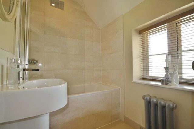 Main Road Bampton 3 bedroom Cottage for sale OX18