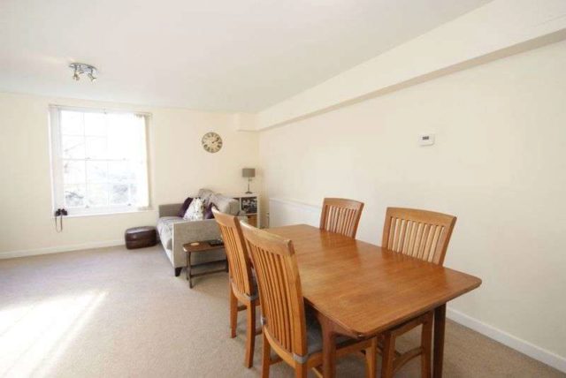 Colleton Crescent Exeter 2 bedroom Flat for sale EX2