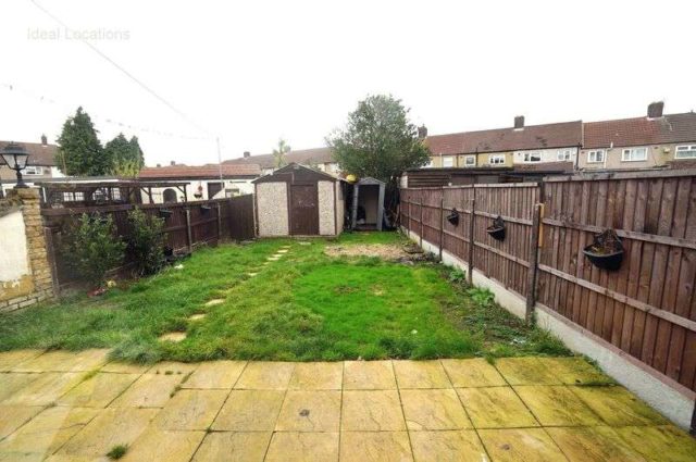 Marston Avenue Dagenham 3 Bedroom Terraced For Sale Rm10