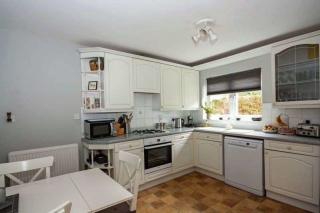 Gregory Close Crawley 4 bedroom Detached for sale RH10