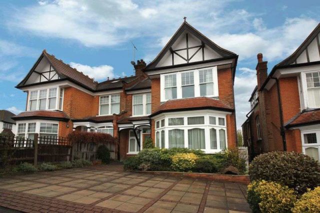 Queens Avenue Woodford Green 5 Bedroom Semi Detached For Sale Ig8