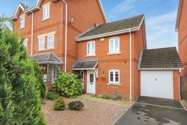 Jubilee Close Salisbury 3 bedroom Semi-Detached for sale SP2