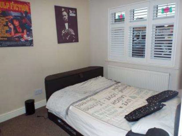 Central Avenue Rochford Detached For Sale Ss4