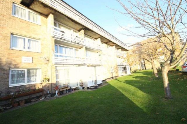 Chidham Walk Havant 2 bedroom Flat to rent PO9