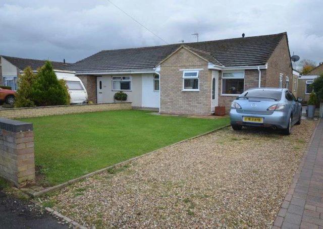 Shillbrook Avenue Carterton 4 Bedroom Detached For Sale Ox18