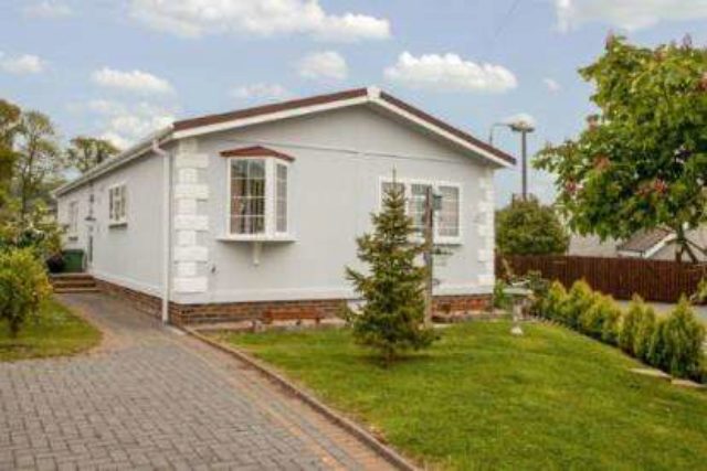 Medina Park East Cowes 3 Bedroom Bungalow For Sale Po32