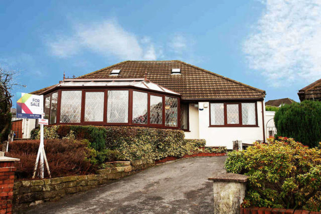 Sholver Hill Close Oldham 4 bedroom Detached for sale OL1