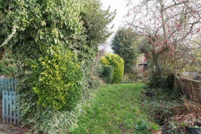 Lumley Road Emsworth 2 Bedroom Terraced For Sale Po10