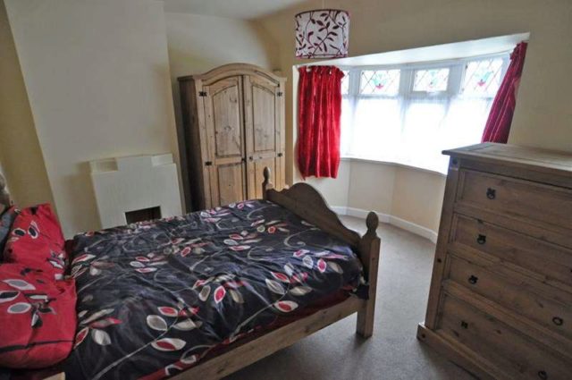 Leach Green Lane Birmingham 2 Bedroom Semi Detached To Rent B45