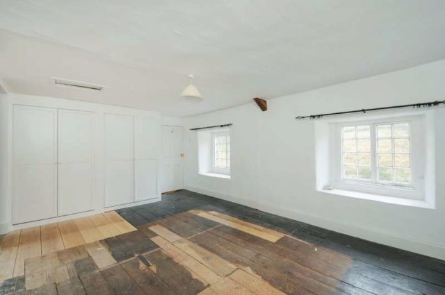 Caudle Green Cheltenham 4 bedroom Cottage for sale GL53