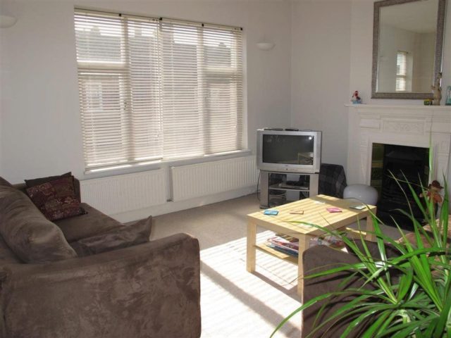 Radbourne Road Balham 3 bedroom Flat to rent SW12