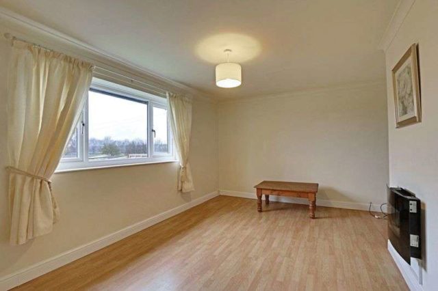Burden Road Beverley 2 Bedroom Flat For Sale Hu17