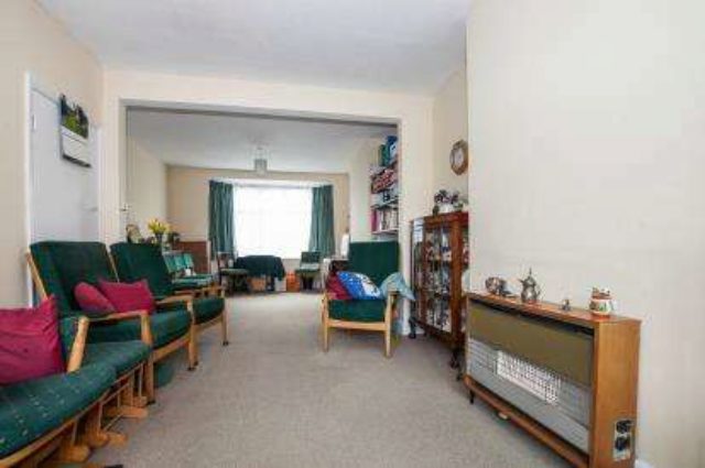 Courtenay Road Worcester Park 3 Bedroom Semi Detached For Sale Kt4