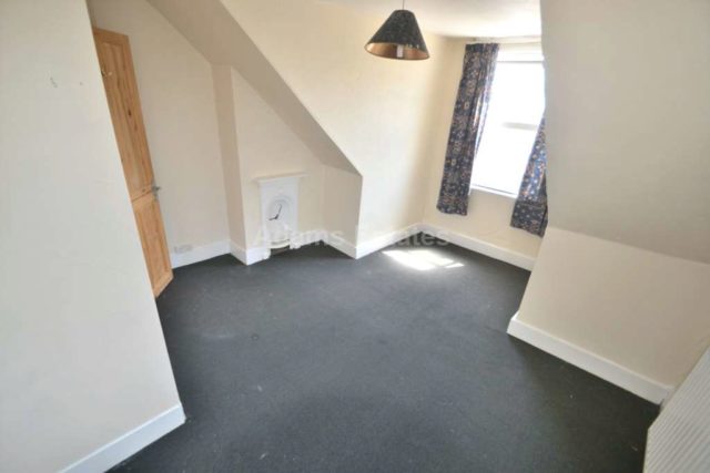 Pell Street Reading 4 bedroom End of Terrace to rent RG1
