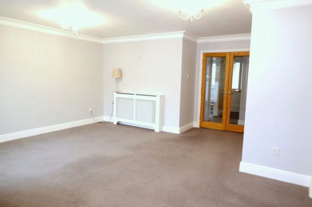 Andrews Reach Bourne End 2 bedroom Flat to rent SL8