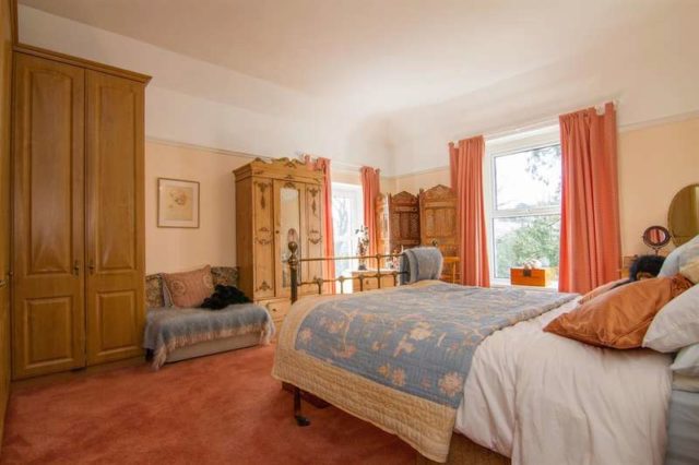 Colonel Road Ammanford 5 bedroom Detached for sale SA18