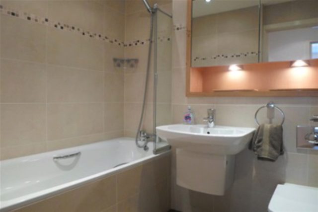 Stuart Street Cardiff 2 bedroom Flat to rent CF10