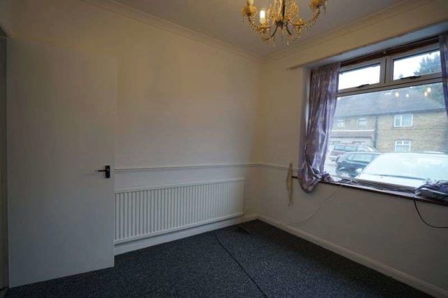 Bennetts Castle Lane Dagenham 3 Bedroom Terraced To Rent Rm8