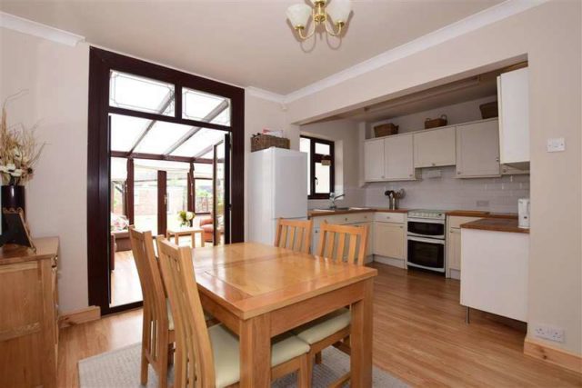 Erith Road Erith 3 bedroom Semi-Detached for sale DA8