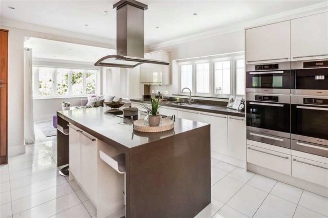 High Drive Leatherhead 6 bedroom Detached for sale KT22
