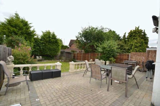 Avery Hill Road Bexley 3 bedroom Semi-Detached to rent SE9