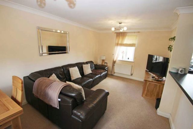 Lady Fern Road Plymouth 2 Bedroom Flat For Sale Pl6