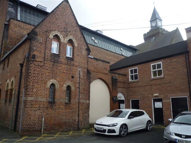 High Street Congleton Detached to rent CW12