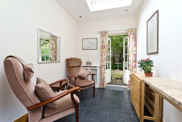 Crooked Billet Wimbledon Common 3 bedroom Terraced for sale SW19