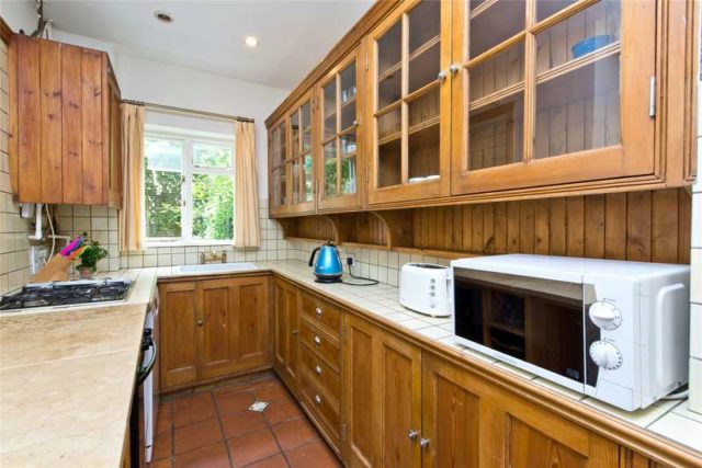 Crooked Billet Wimbledon Common 3 bedroom Terraced for sale SW19
