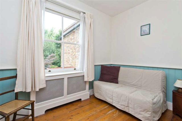 Crooked Billet Wimbledon Common 3 bedroom Terraced for sale SW19